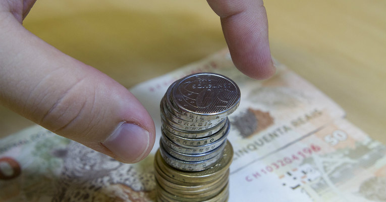 Prefeitura pagará servidores ativos e inativos nesta sexta-feira ...