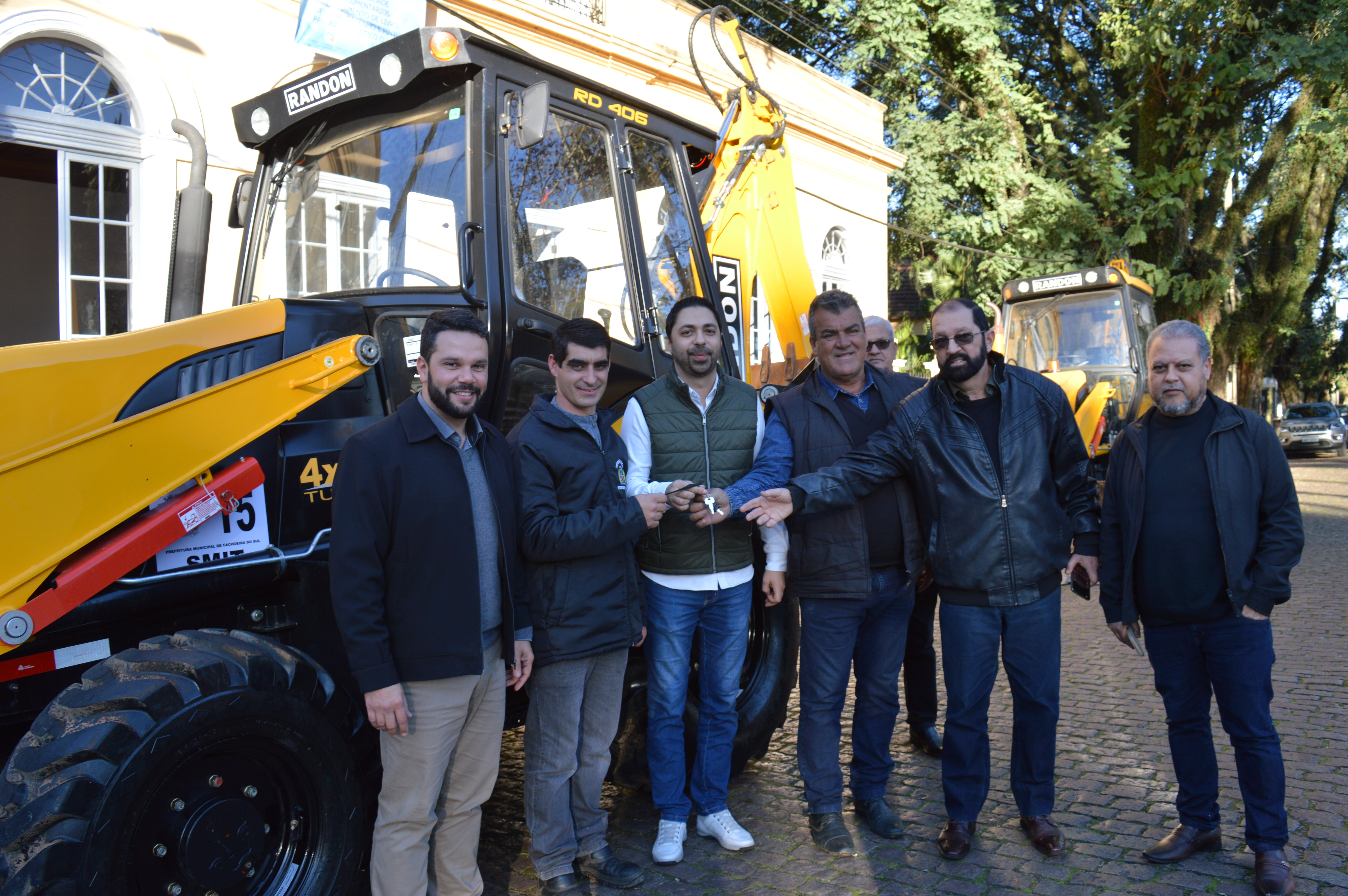 Através de emenda parlamentar, Deputado Marcelo Moraes entrega duas ...